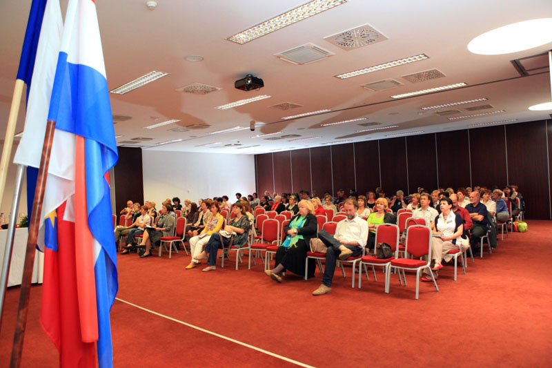 18.05.-21.05.2011. / Knjižnica – komunikacijsko i multikulturalno ...